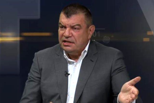 Ukinut pritvor bivšem v.d. direktora EPS Miloradu Grčiću - Gledaj.rs