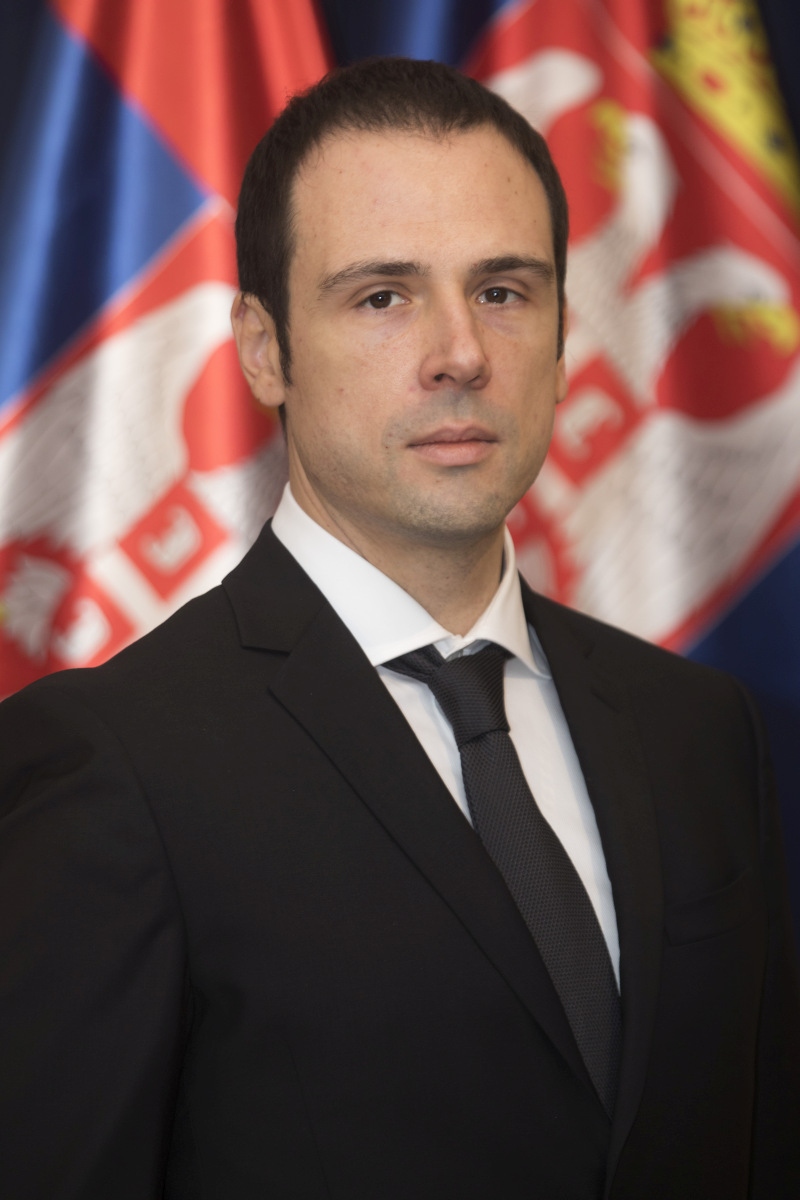 Novak Nedić posle smene ostao u Vladi Srbije, radi u kabinetu Macuta ...